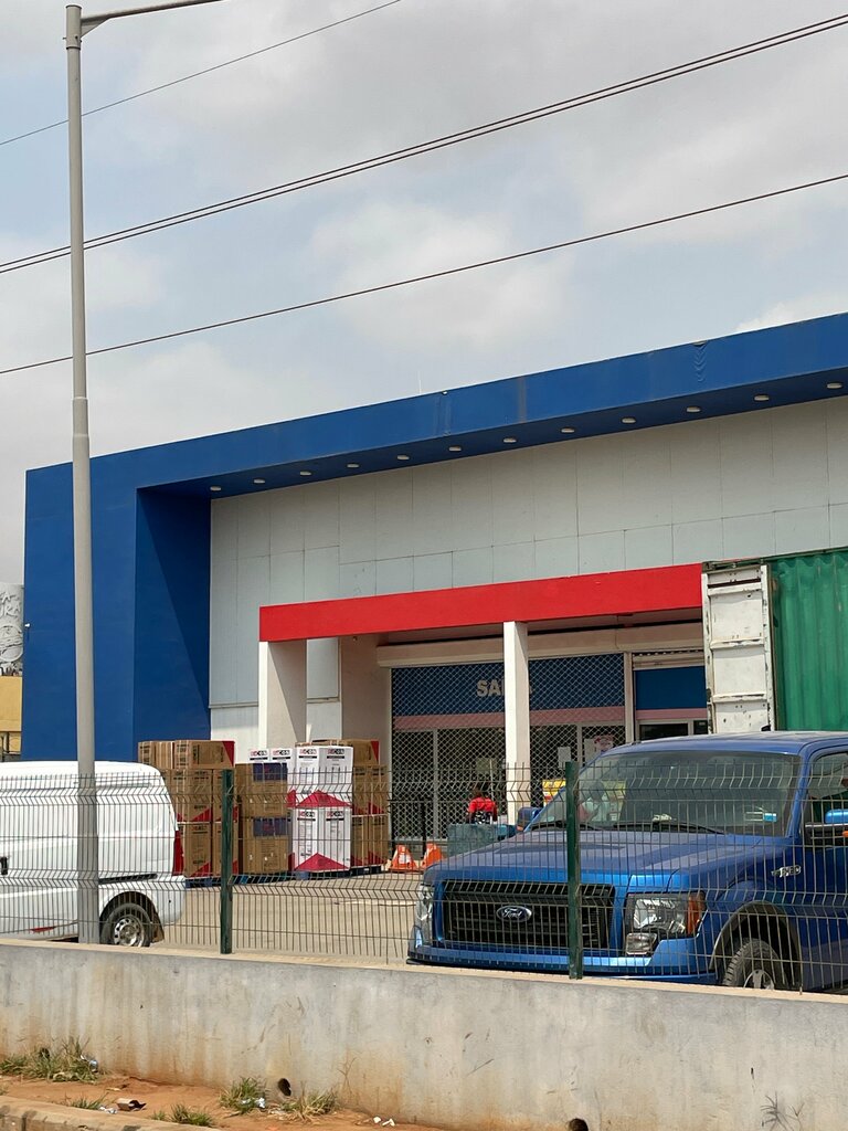 Süpermarket Super Mercado Nossa Casa, Loanda, foto
