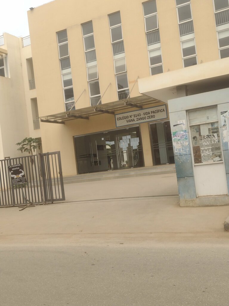 Yüksekokul Colégio 5143, Loanda, foto