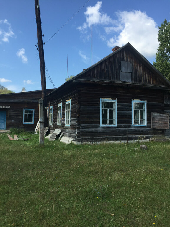 Unutulmaz olayların yeri Филиал Новопогощенской средней школы в п. Новенькое, Brianskaya oblastı, foto