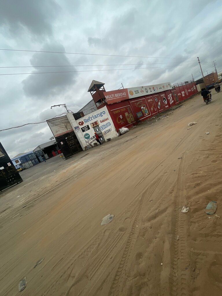 Market Multi Bebidas e Alimentações, Loanda, foto
