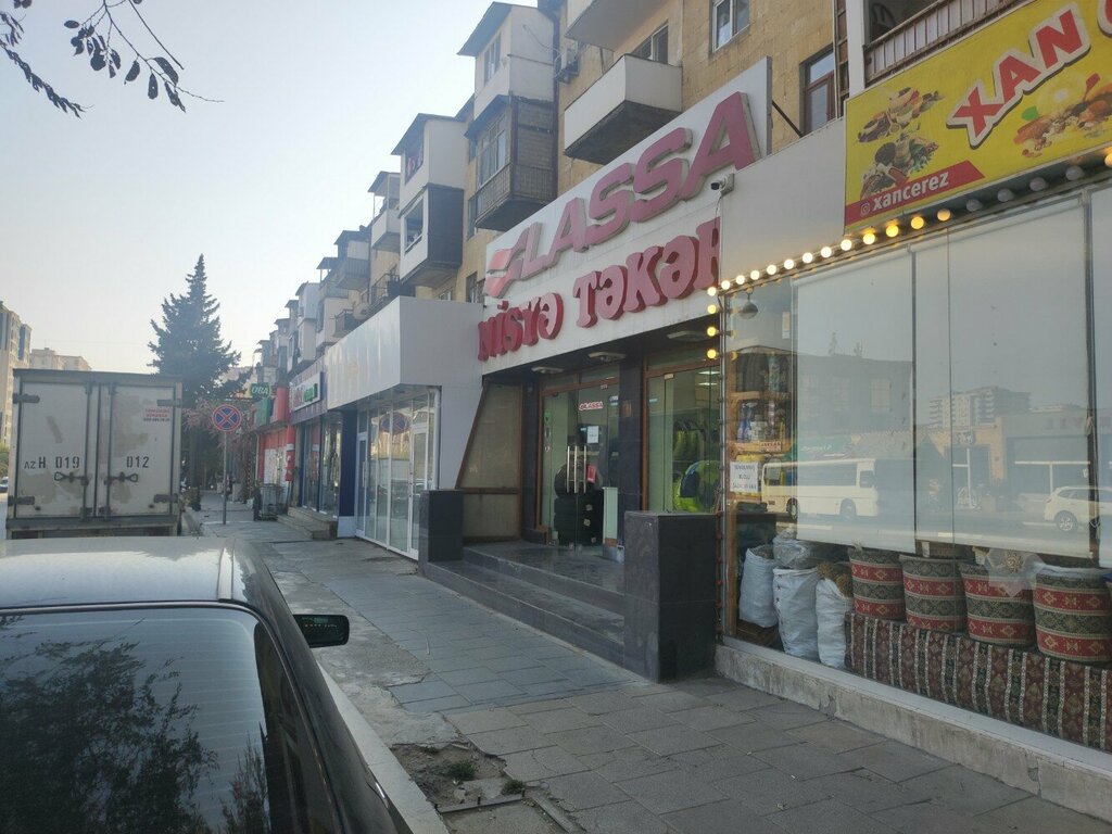 Jant ve lastikçiler Lassa, Bakü, foto