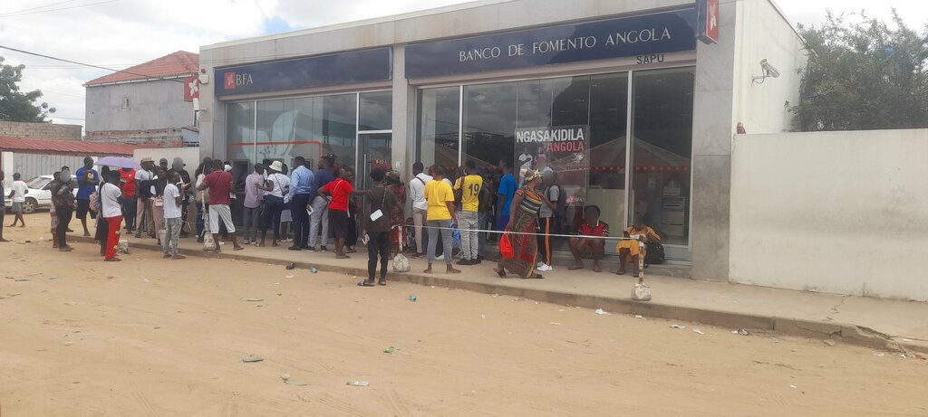 Banka Agência BFA Sapú, Loanda, foto