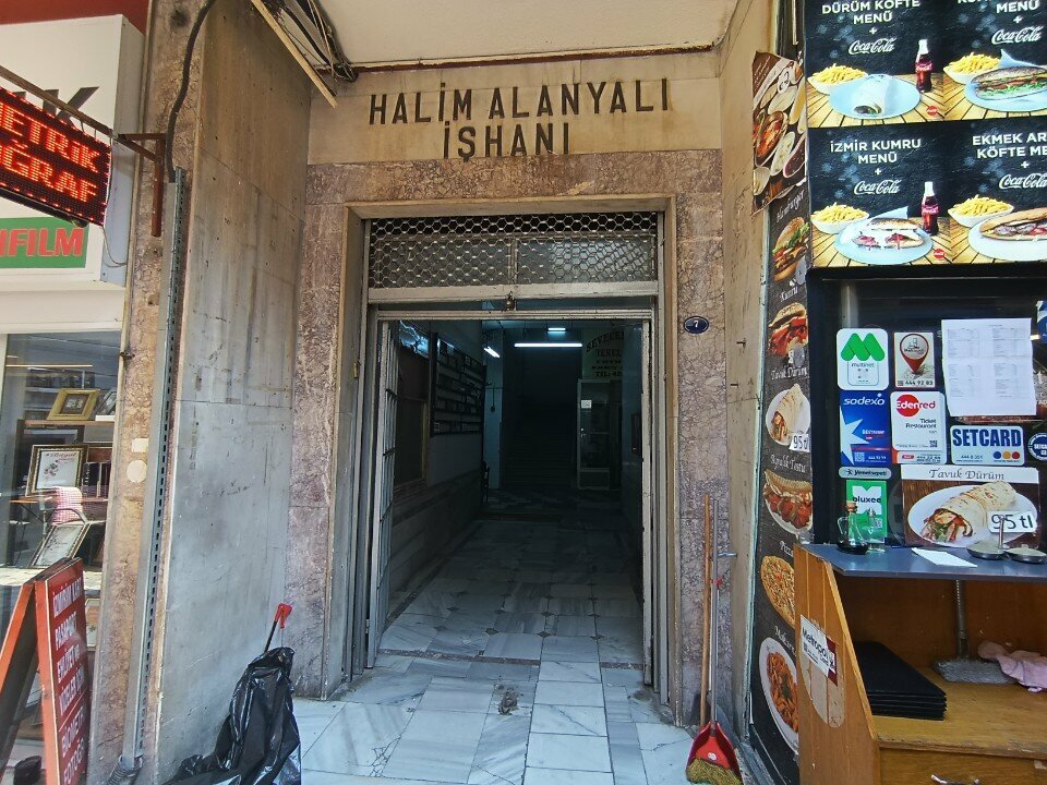 Avukatlar Avukat Berkay Özbey, İzmir, foto