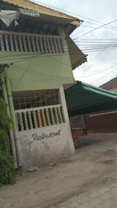 Charity (Rue Eugene Laubhouet No:126, Treichville), kafe  Abican'dan