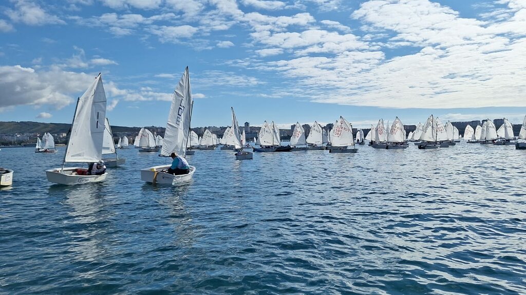 Yat kulüpleri Sailschoollaz, Soçi, foto