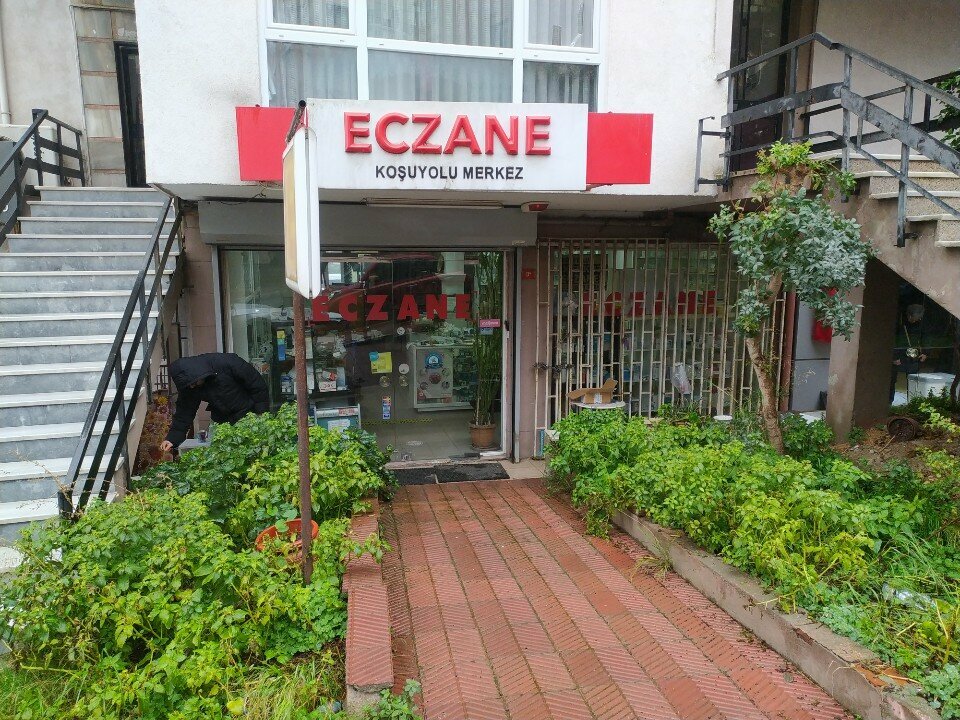 Eczaneler Koşuyolu Merkez Eczanesi, İstanbul, foto
