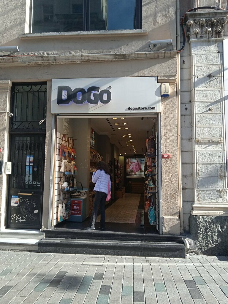 Ayakkabı mağazaları Dogo, İstanbul, foto