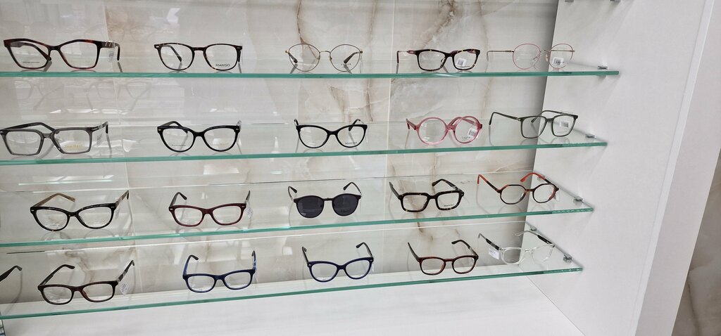 Optik Tut optika, Khasavyurt, foto