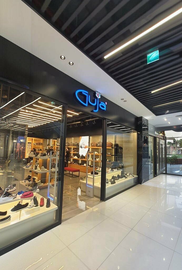 Spor tesisi Vali Muammer Güler Futbol Sahası, Kayseri, foto