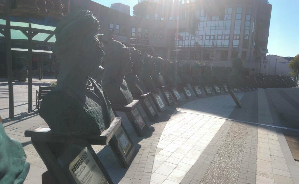 Anıt, heykel Türk Büyükleri Anıtı, Bozüyük, foto