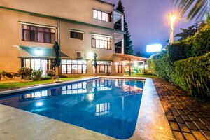 Sommerschield Guest House (Rua Beijo da Mulata 148,1102 Maputo,), otel  Maputo'dan