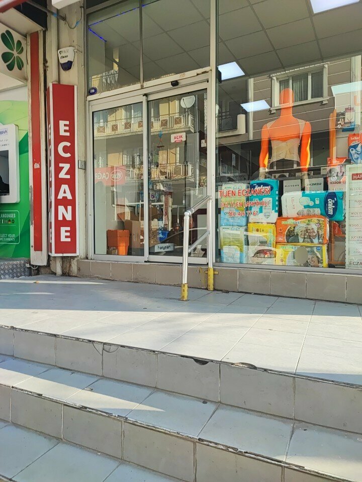 Eczaneler Tijen Eczanesi, İzmir, foto