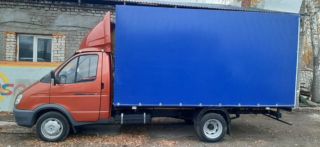 Araç tenteleri ve kasaları Cube Samara, Samarskaya oblastı, foto