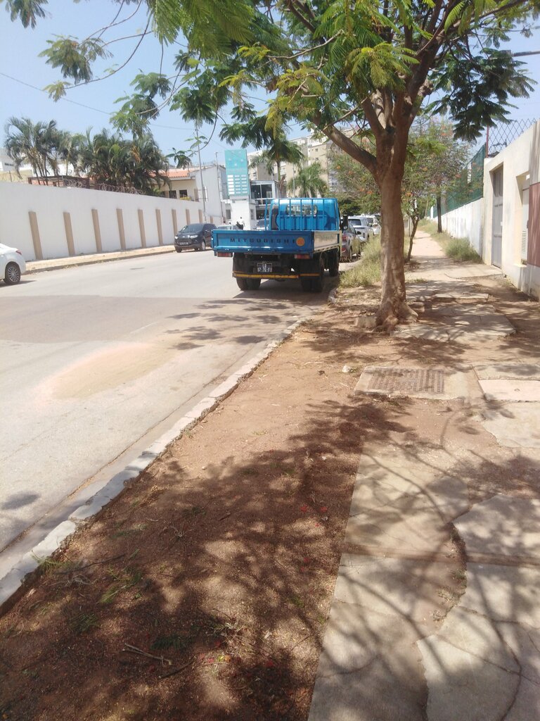 Emlak ofisi P&W Imóveis, Loanda, foto