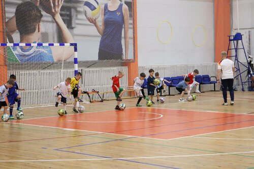 Çok amaçlı spor tesisleri Olimpiets, Sverdlovskaya oblastı, foto