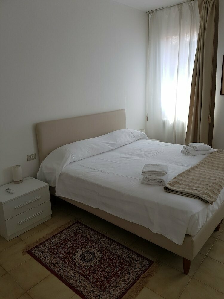 Otel Butterfly Guest House, Venedik, foto