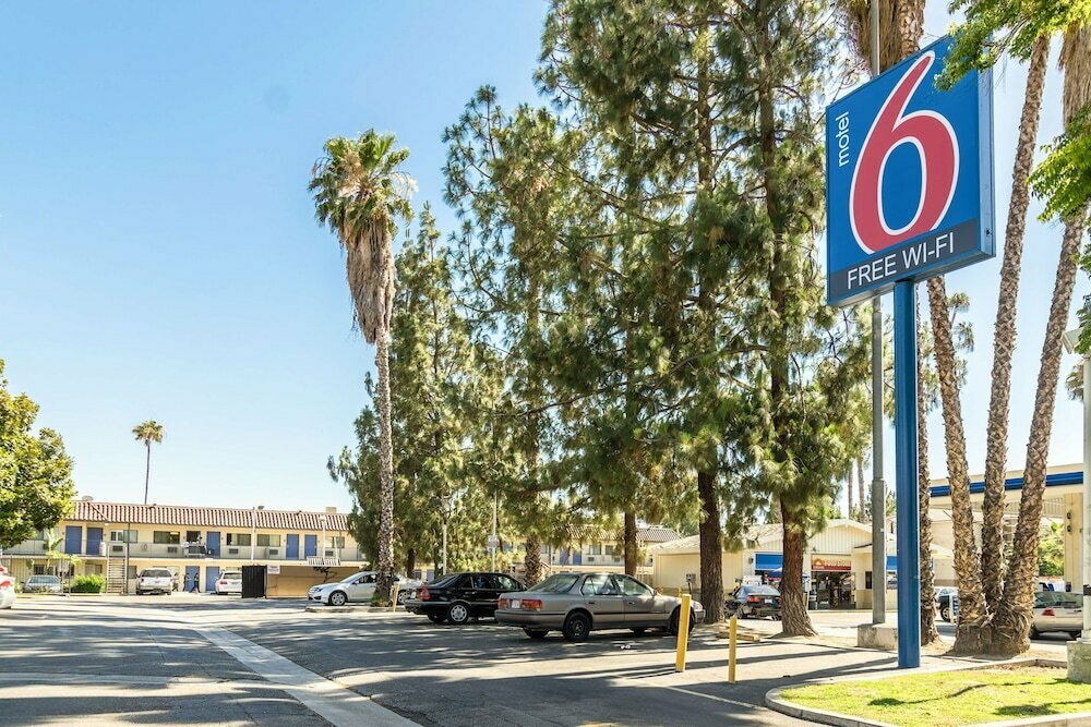 Otel Motel 6 Riverside, Riverside, foto