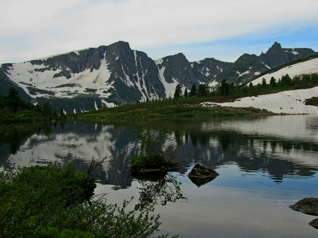 Dağ geçidi Перевал НГПИ, Hakasya, foto