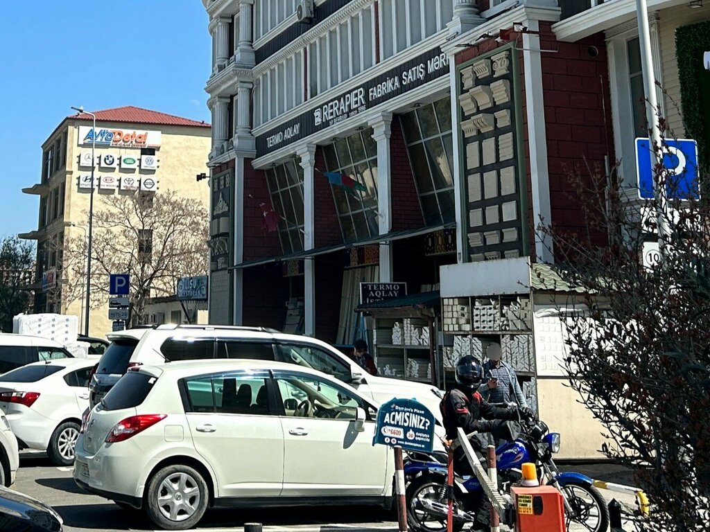 Alışveriş merkezleri Rerapier Company, Bakü, foto