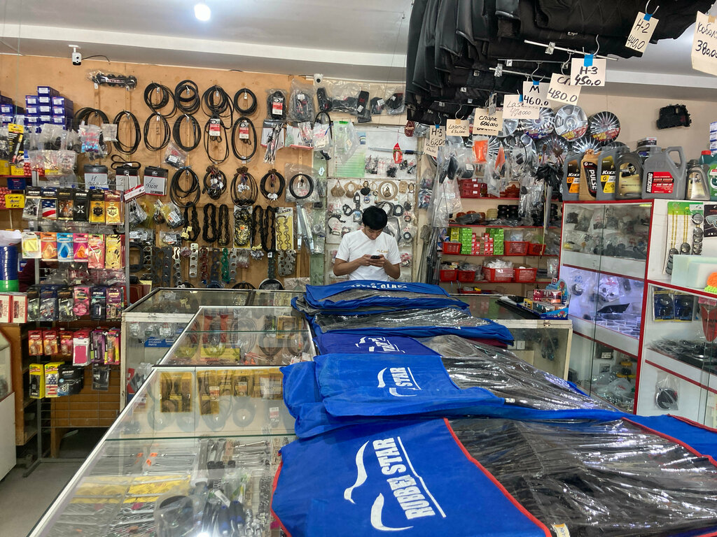 Otomobil yedek parçaları Auto parts and accessories store, Taşkent, foto