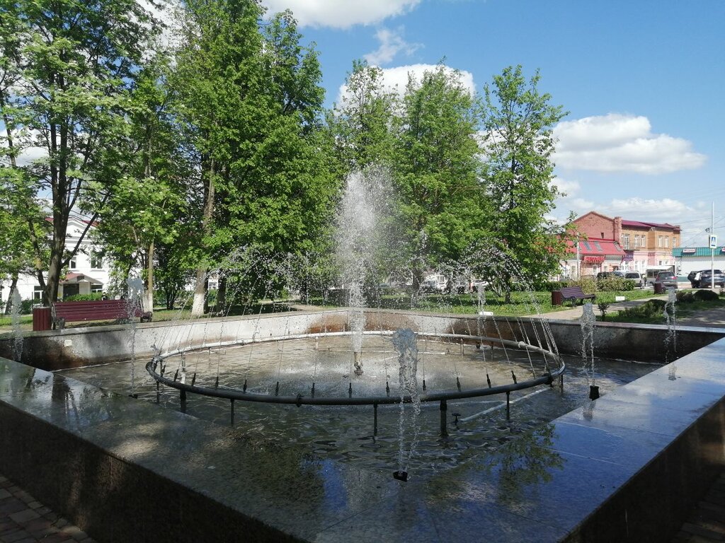 Meydan сквер Горького, Suhiniçi, foto