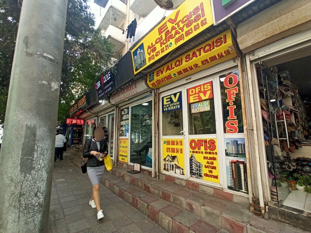 Emlak ofisi Ev Alqı-Satqısı, Bakü, foto
