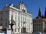 Erzbischöfliches Palais (Hradčanské náměstí No:56/16), turistik yerler  Prag'dan