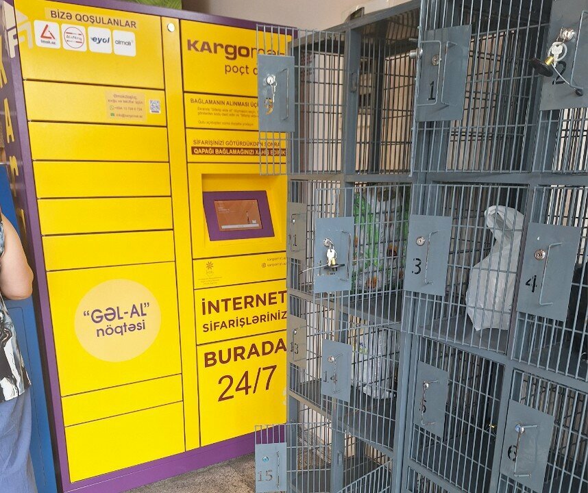 Parsel otomatı Kargomat, Bakü, foto