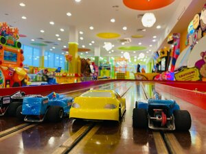 Dinki Park (Vorovskogo Street No:77), eğlence merkezleri  Kirov'dan