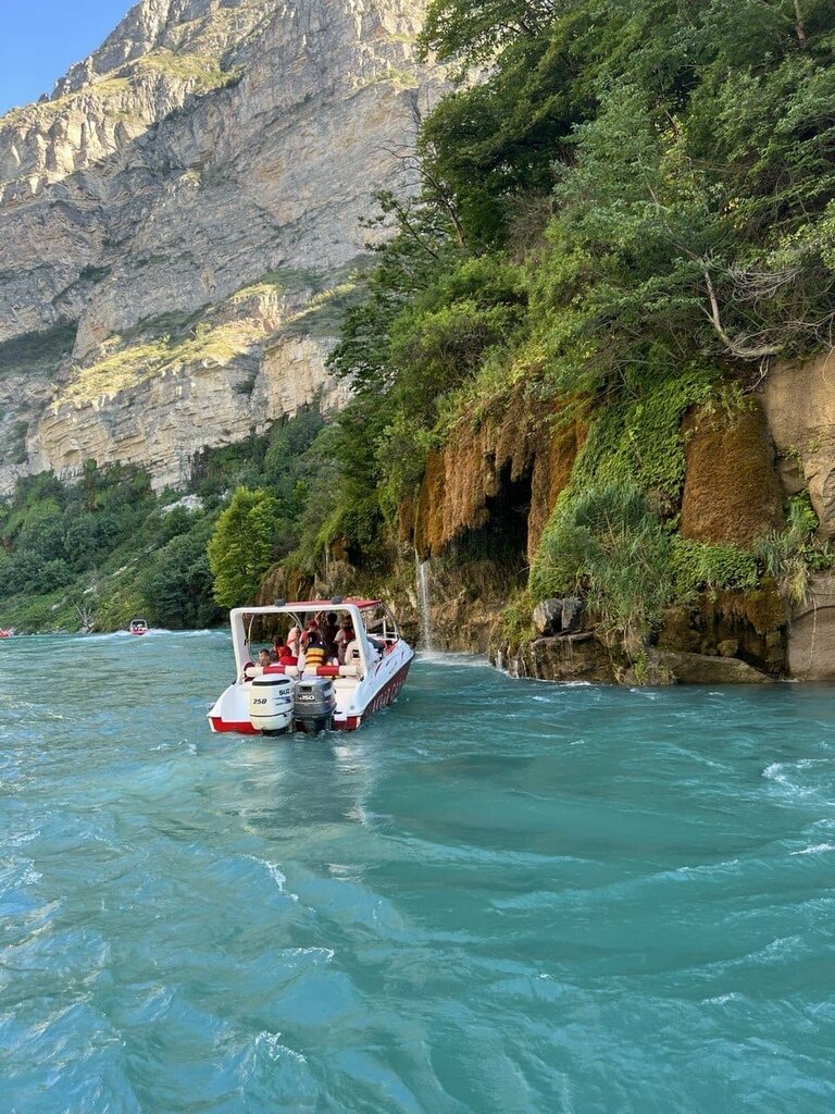 Tekne, kayık, yat Boat trips, Dağıstan, foto