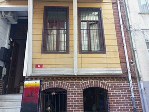 Sarı Köşk (İstanbul, Kadıköy, Rasimpaşa Mah., Eşrefoğlu Sok., 6), otel  İstanbul'dan