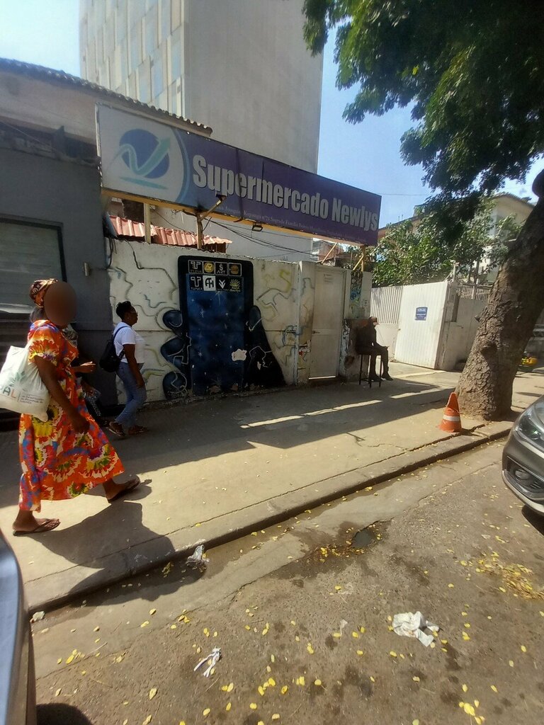 Süpermarket Newlys, Loanda, foto