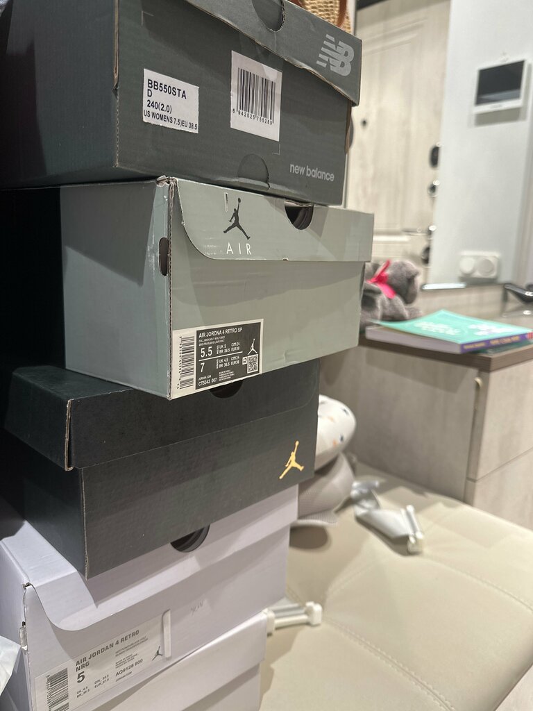 Spor giyim ve ayakkabı MyReact, Moskova, foto