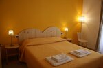 Alle porte di San Giovanni (Via Veio No:7), otel  Roma'dan