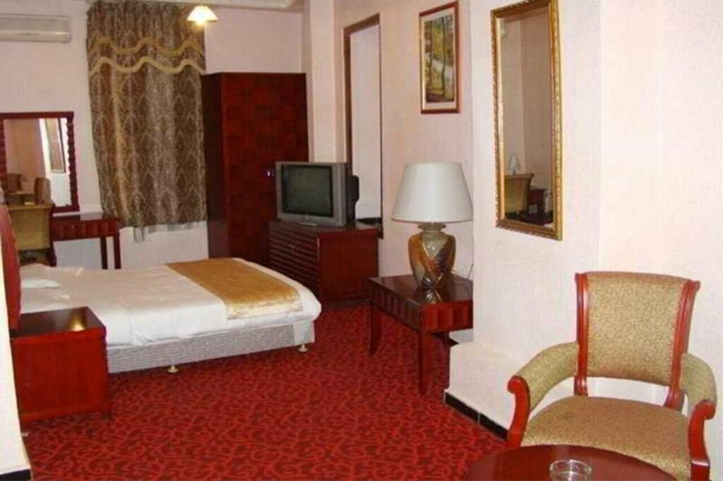 Otel Hotel Montparnasse, Oran, foto