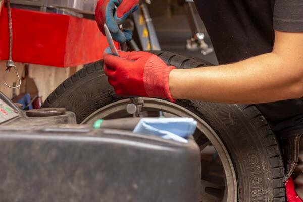 Oto lastik tamiri Экспресс Починка Колес, Moskova, foto