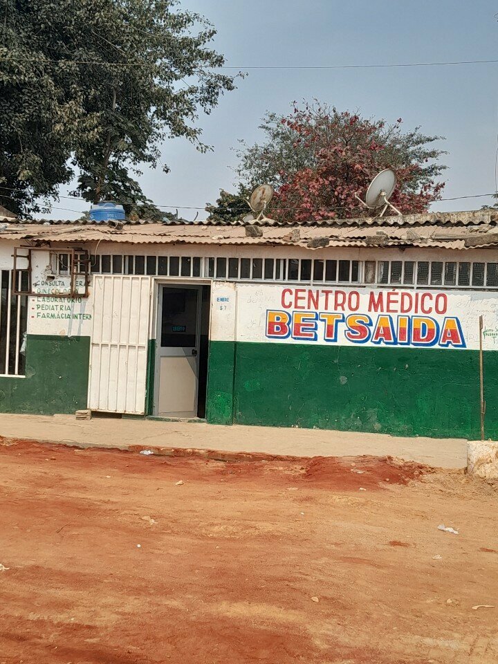 Tıp merkezleri ve klinikler Centro médico Betesaida, Loanda, foto