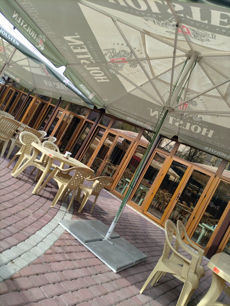 Kafe Летний дворик, Mineralniye Vodi, foto