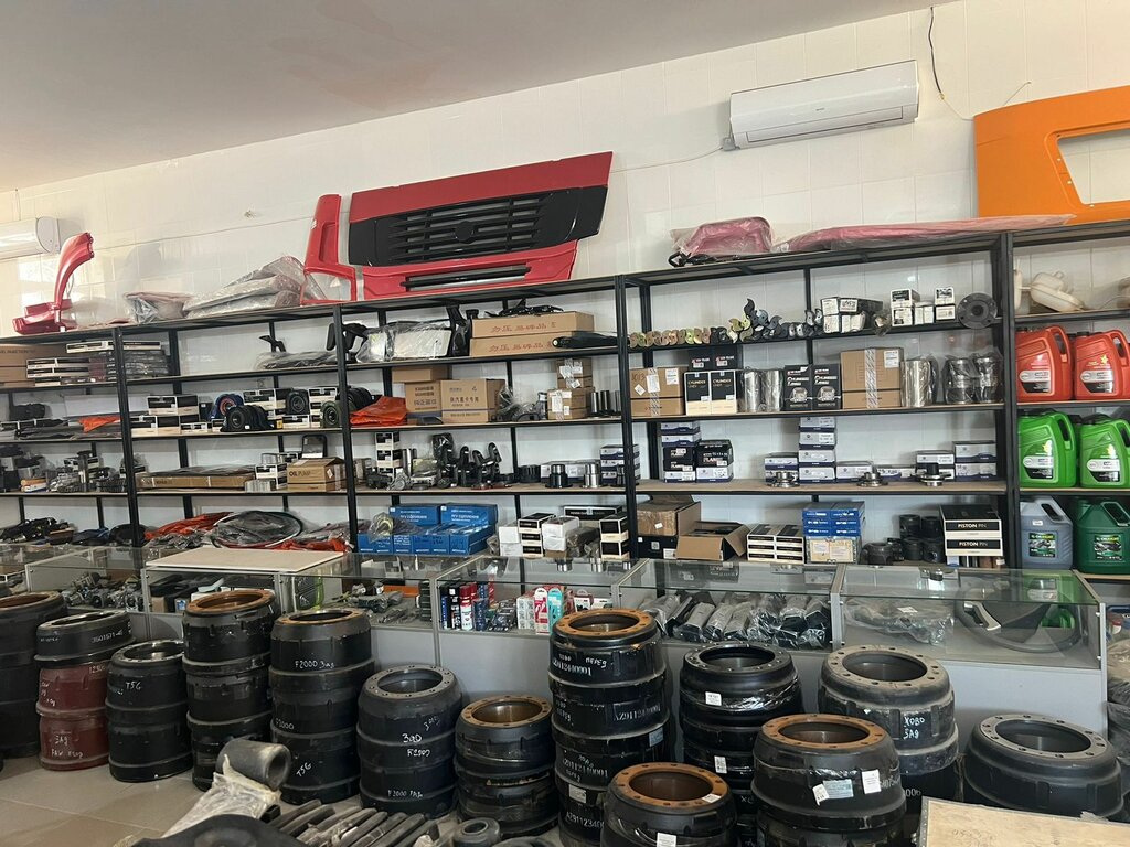Otomobil yedek parçaları Howo-центр, Dağıstan, foto