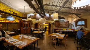 Georgian House (Georgi Tsabadze Street No:2), restoran  Tiflis'ten