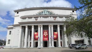 Музей боевой славы Урала ФГБУ Дом офицеров Центрального военного округа Министерства обороны России (Pervomayskaya Street No:27), müzeler ve sanat galerileri  Yekaterinburg'dan