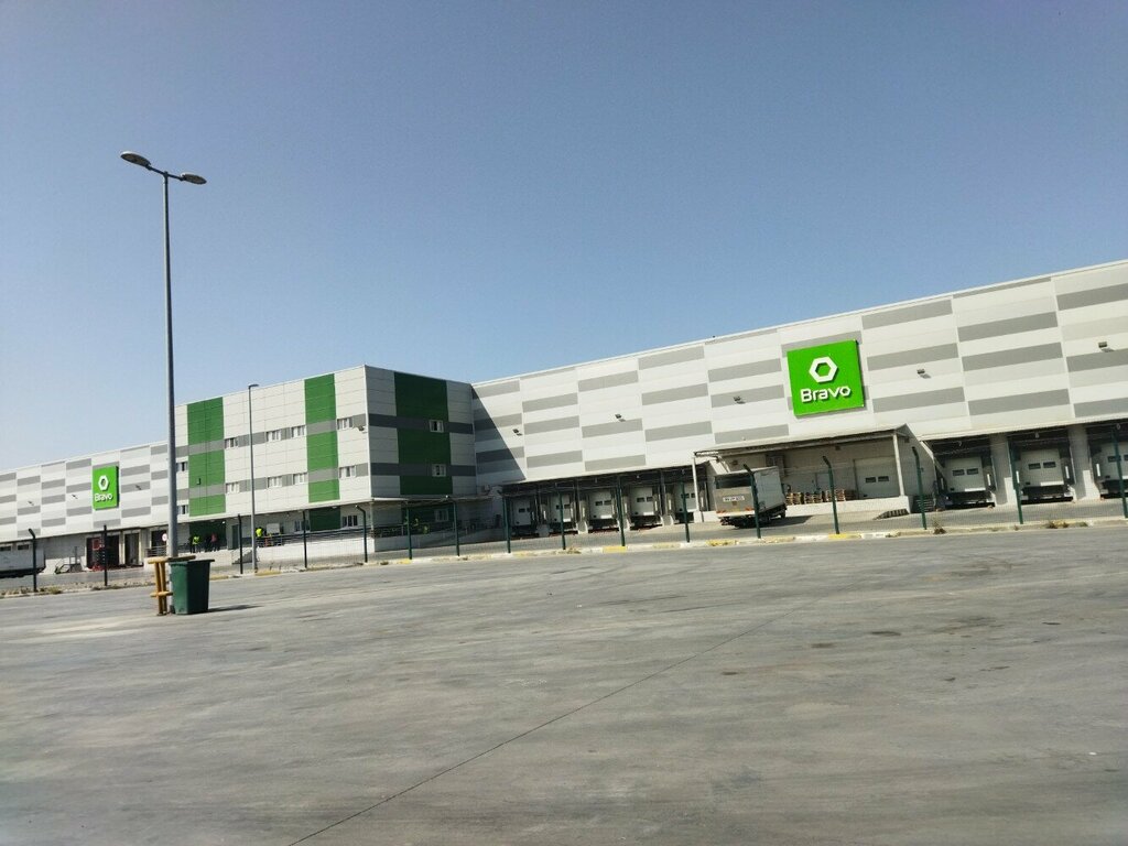 Kapılar Bravo Lökbatan Anbarı, Bakü, foto