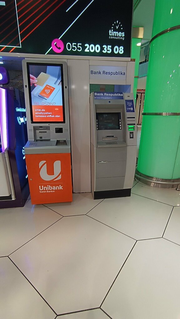 ATM'ler Bank Respublika, Bakü, foto