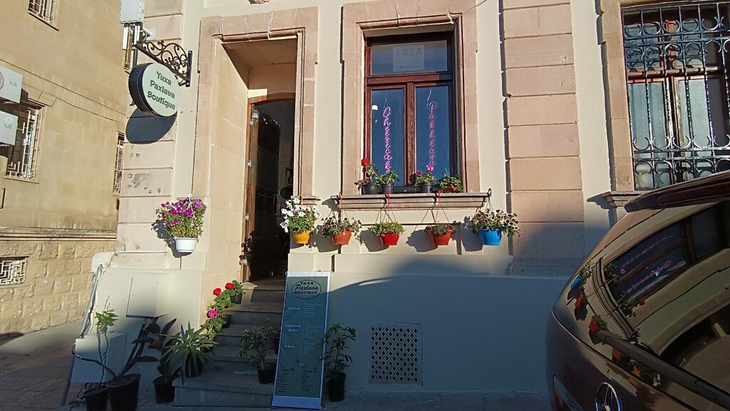 Pasta, şekerleme ve tatlı Yuxa Paxlava Boutique, Bakü, foto