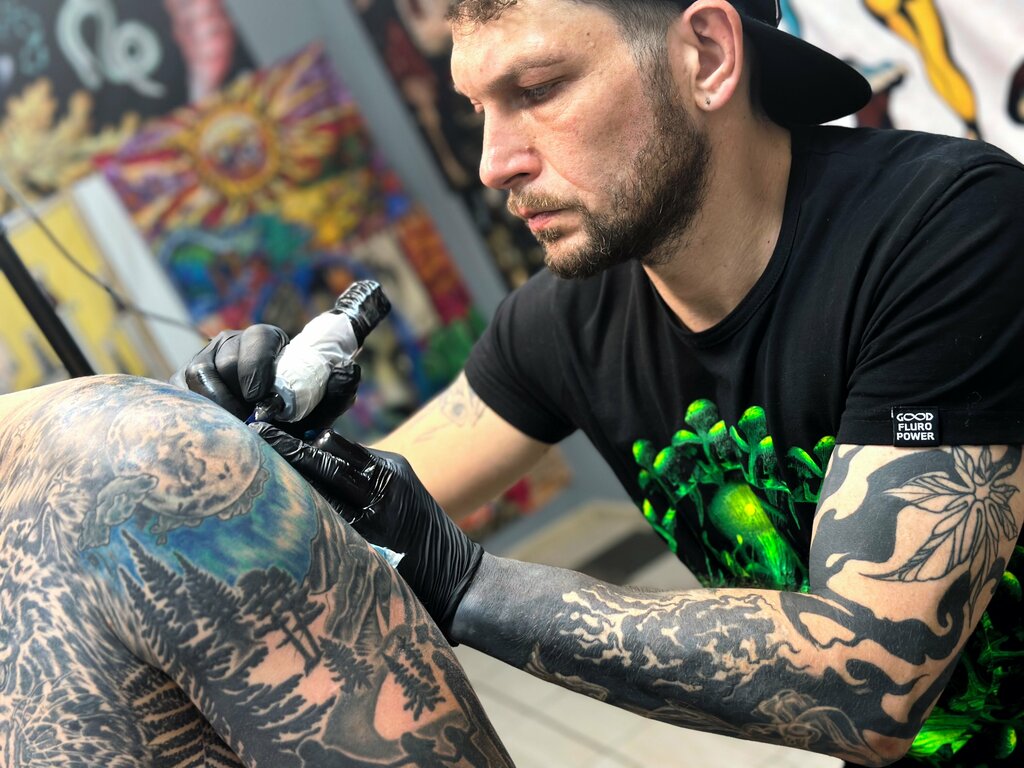 Dövmeciler Jahfire Blackwork Tattoo, Ulyanovsk, foto