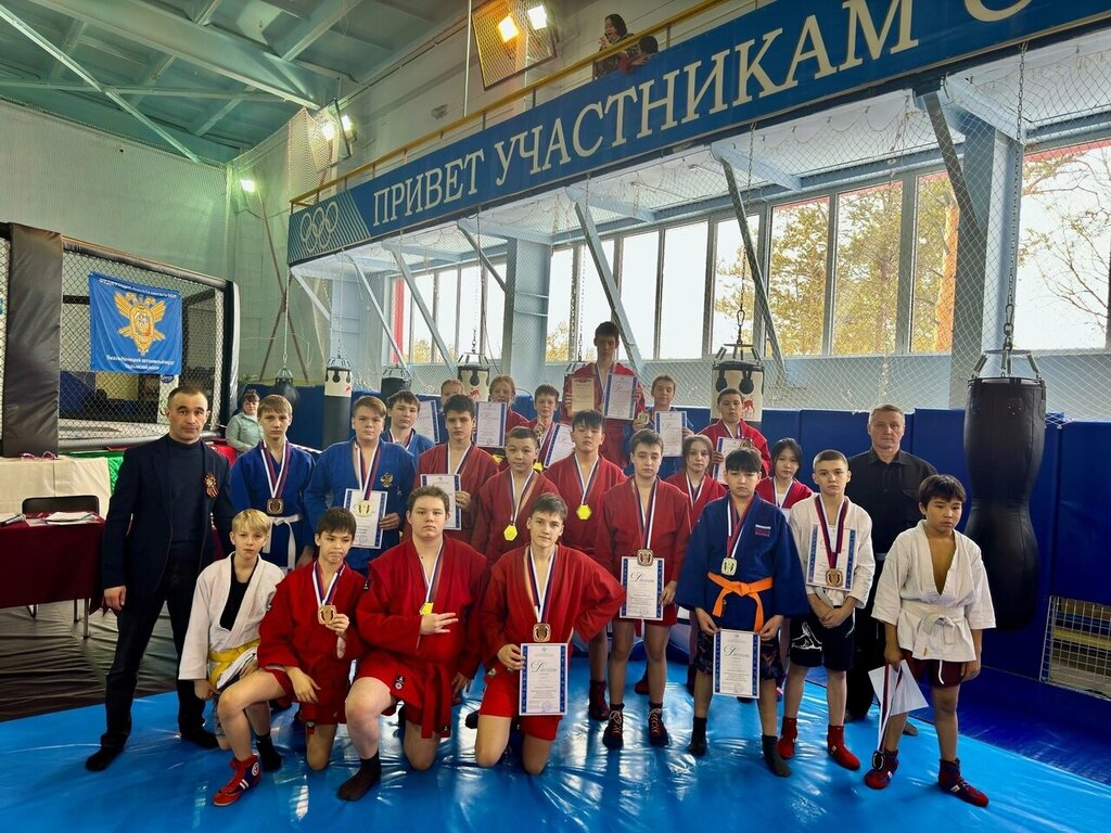 Çok amaçlı spor tesisleri МБУФК Спортивно-оздоровительный комплекс поселка Аэропорт, Nadym, foto