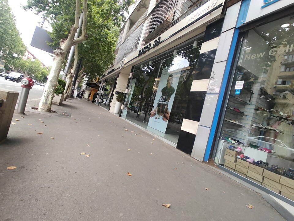 Kozmetik ve parfümeri mağazaları Voulez-vous, Tiflis, foto