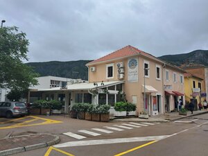 Restobar Taraca (Trg Mata Petrovica No:28), restoran  Kotor'dan