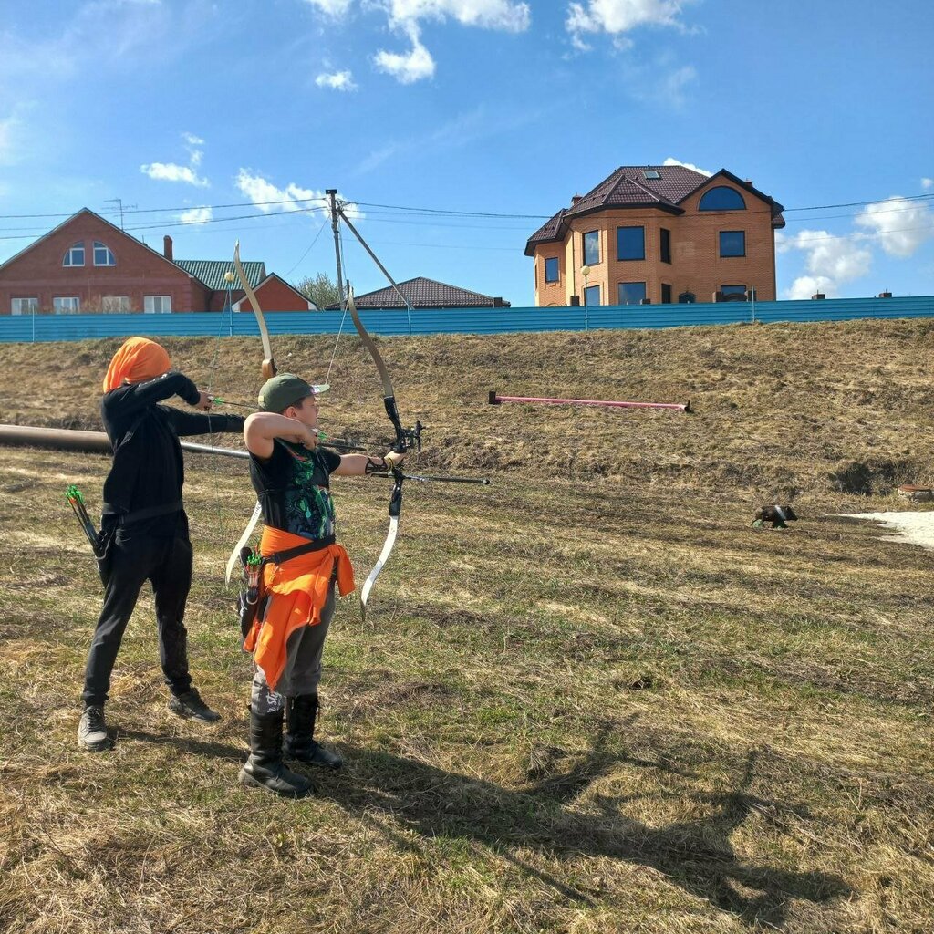 Atıcılık ve okçuluk kulüpleri ve atış alanları Белки, детский клуб стрельбы из лука, Tiumen, foto