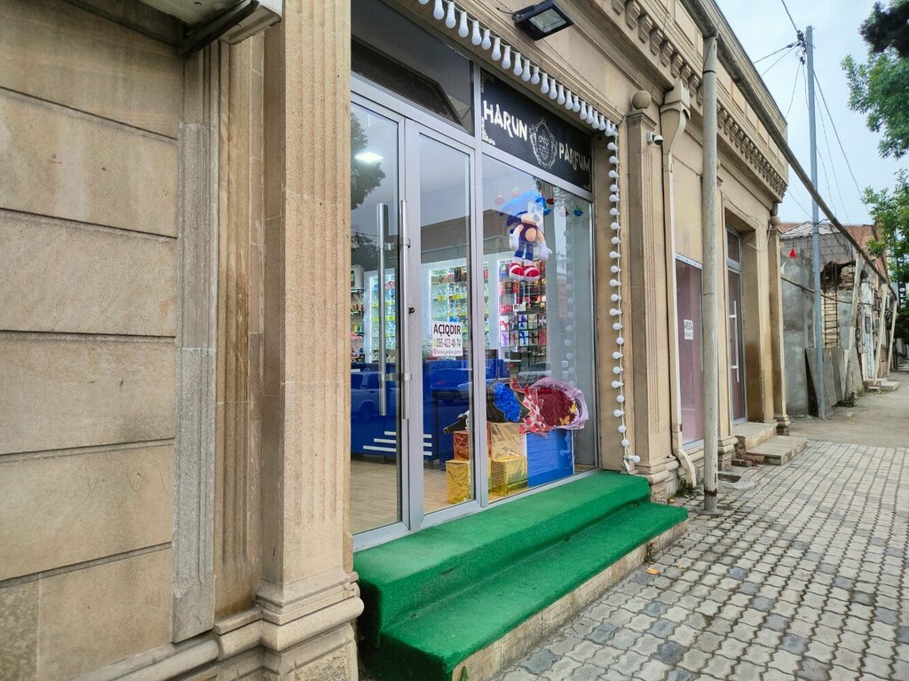 Kozmetik ve parfümeri mağazaları Harun Parfum, Gence, foto